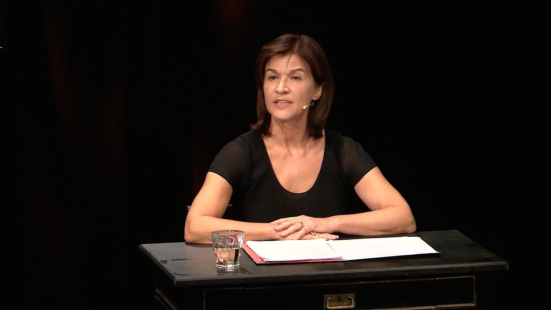 Theater am Tisch - Krista Posch, Schauspielerin, Energiearbeit ...