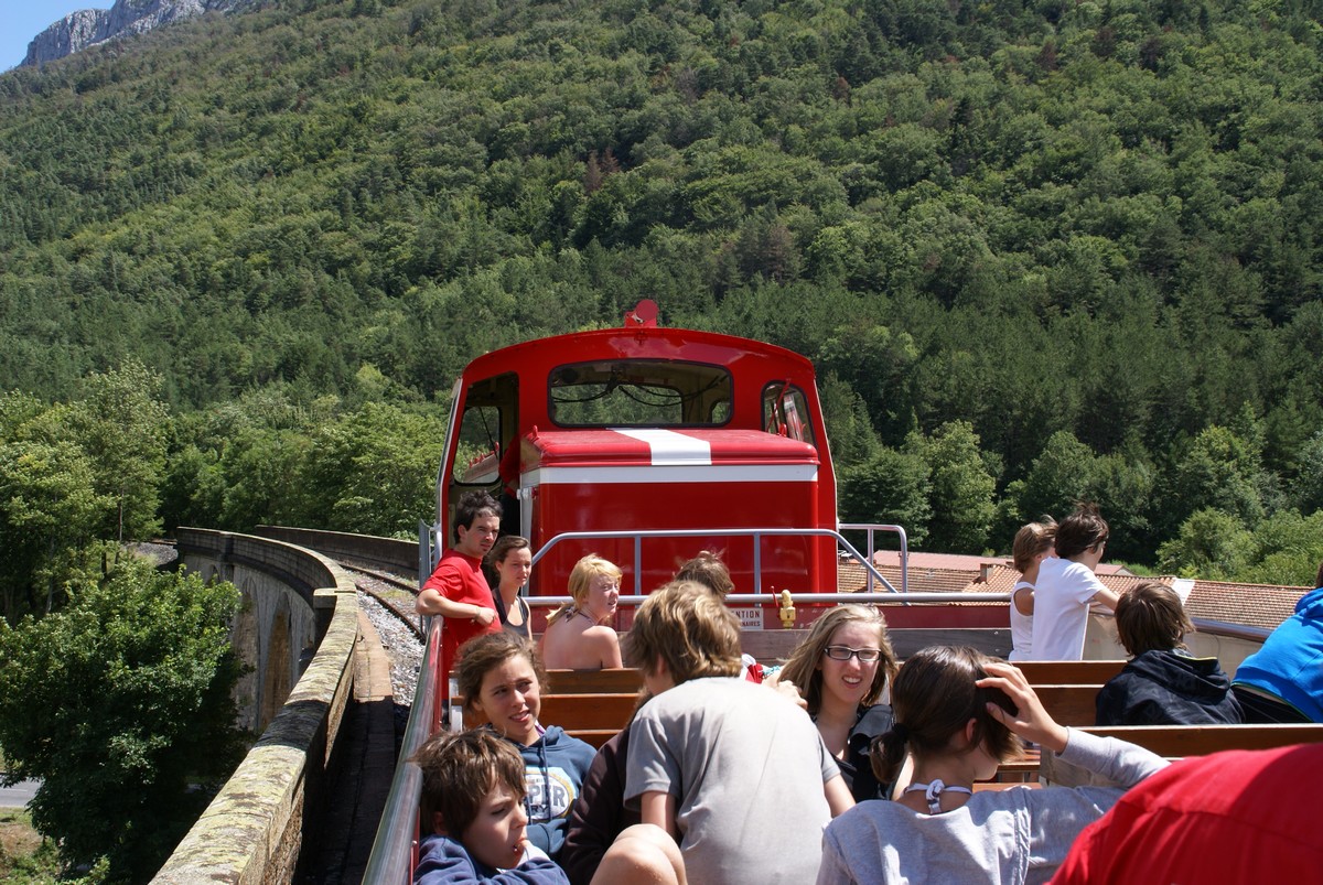 LE Train rouge - Pyrénées Audoises Tourisme