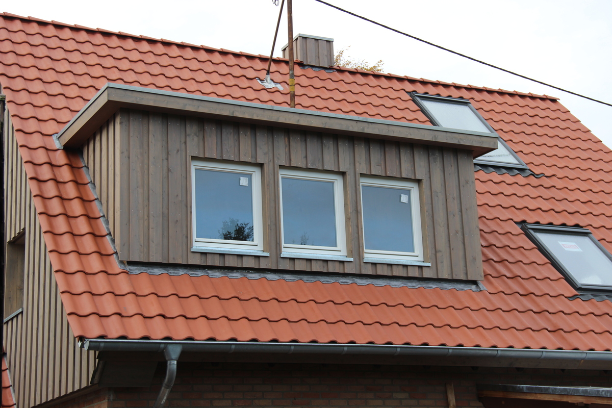 Dachsanierung mit Gauben - Zimmerei Brönnecke