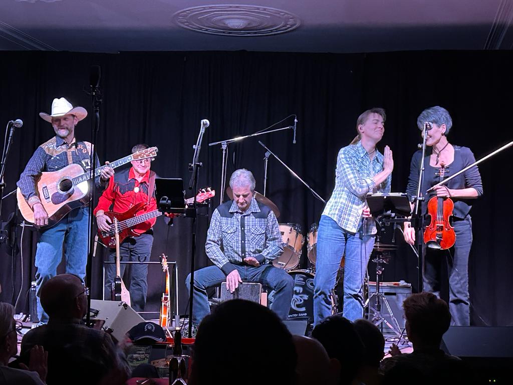 Pics - Saddlecreek Country Band