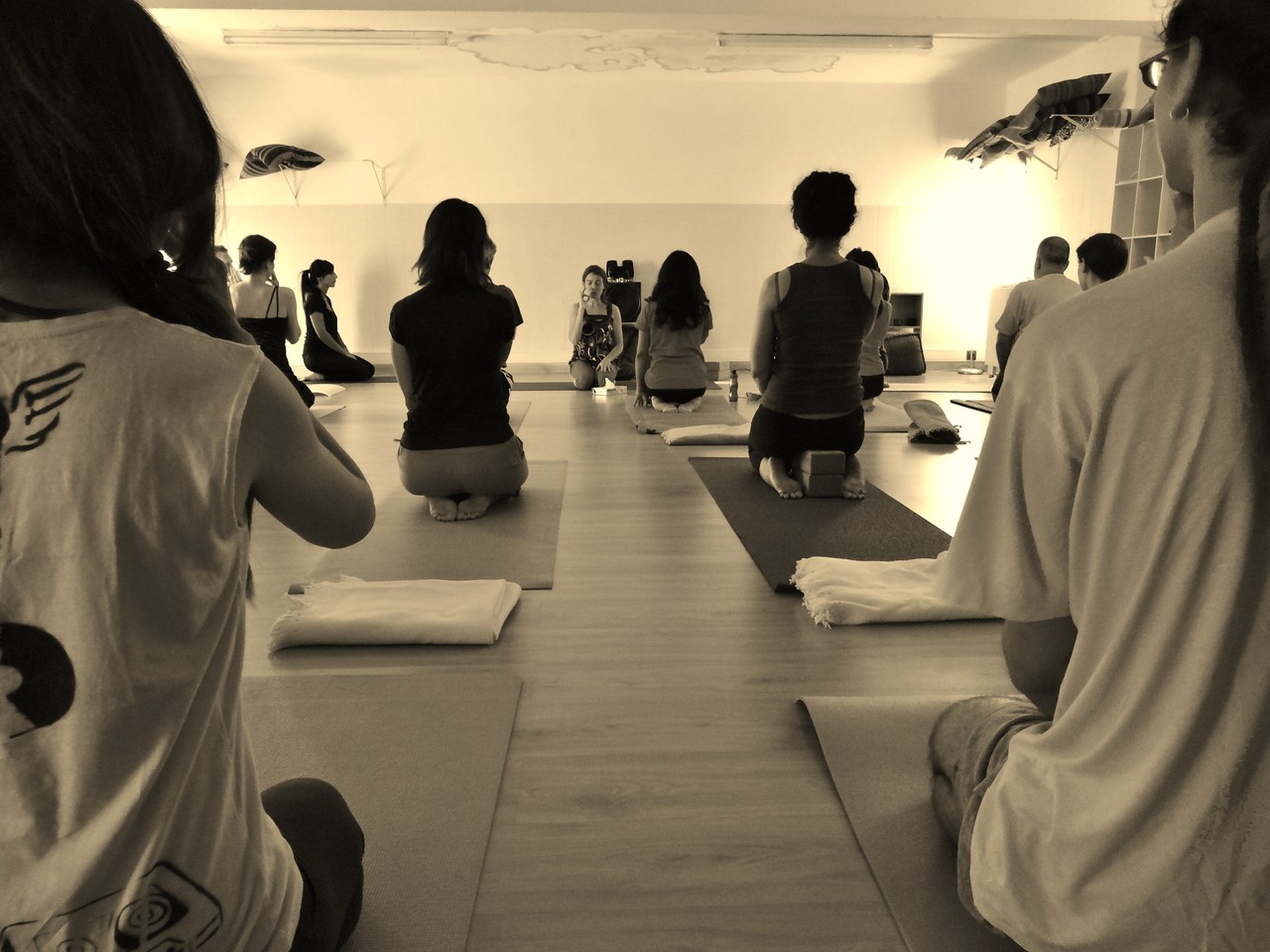 Estrutura das Aulas de Yoga - Estúdio de Corpo e Alma