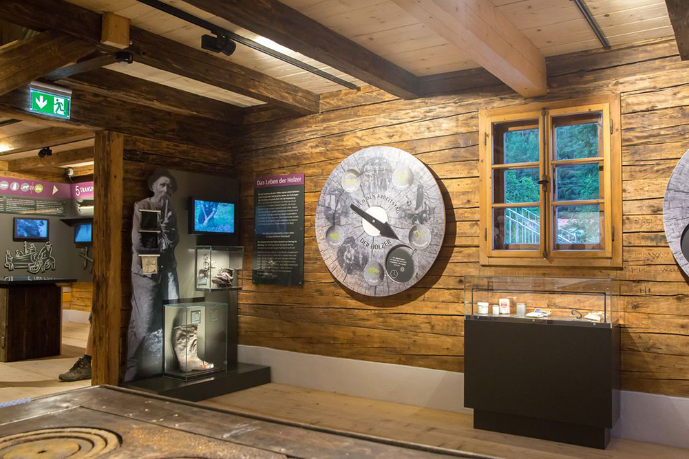 Leuchtwerbung, Lasergravur, Holzdruck & Beschriftung - WERBETECHNIK ...