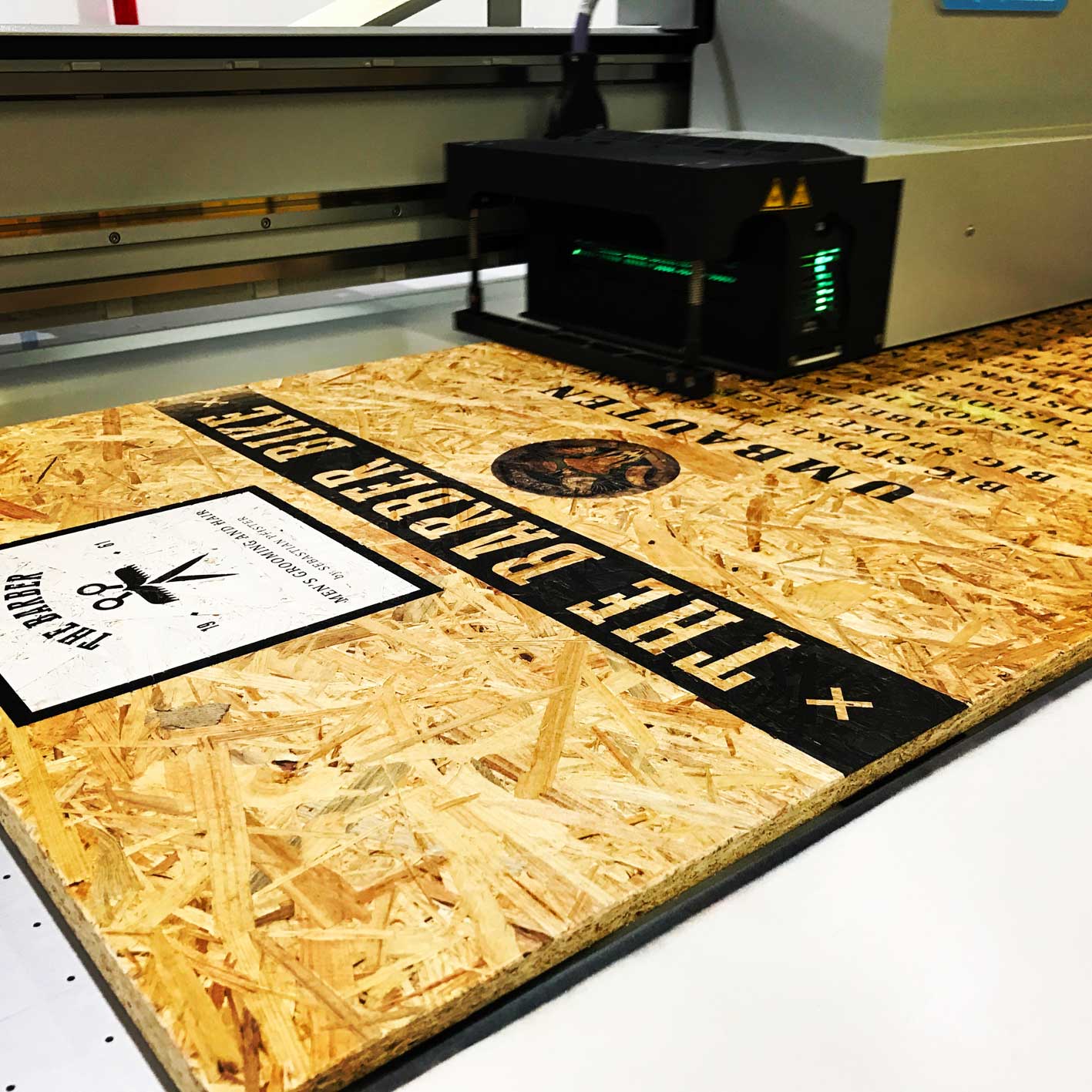 Leuchtwerbung, Lasergravur, Holzdruck & Beschriftung - WERBETECHNIK ...