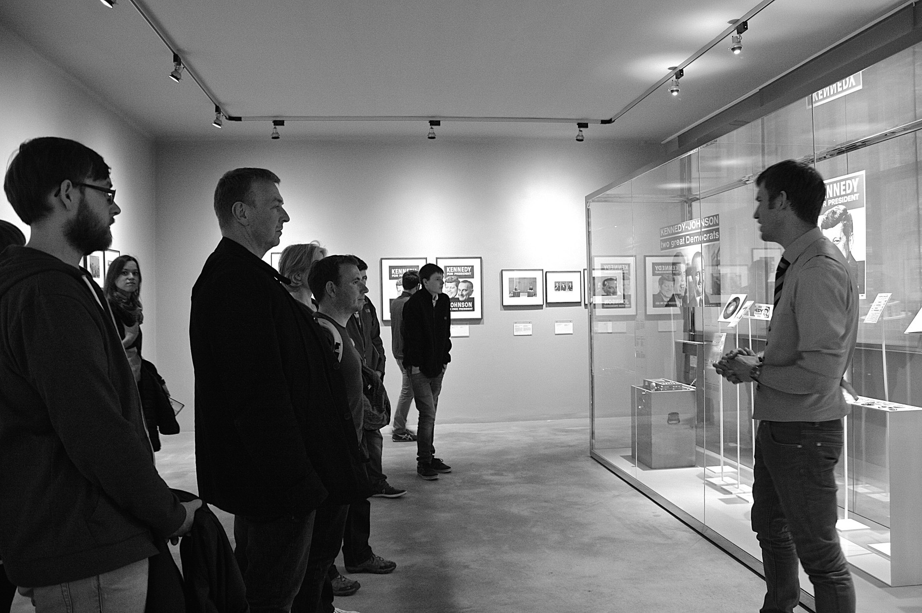 Guided Tours - Touring Museum