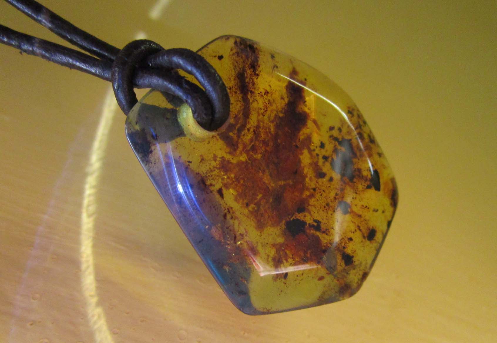 The best jewels of the Dominican Republic - Larimar and Blue Amber