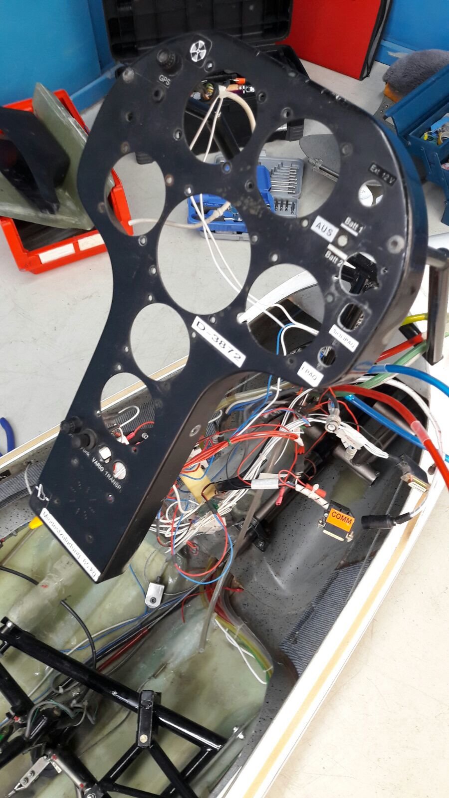 Jaspar P., Tim B.: Cockpitumbau LS7 WL (D-3872, X2) - jt-segelflug