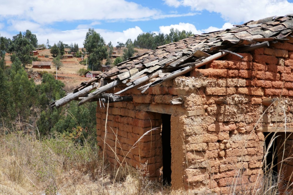 The two Perús - brockfolk