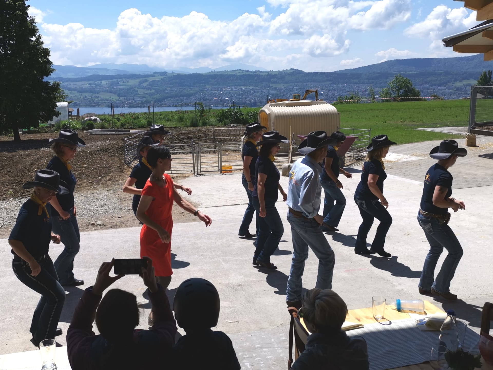 Auftritt Karin Wild‘s 50th Geburtstag - 30.05.19 - Tanzschule Furrer ...