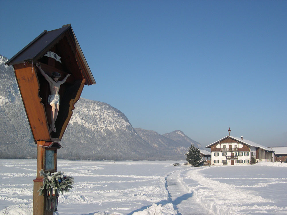 Winter - Erl - Passions- und Festspielort Erl in Tirol bei Kufstein