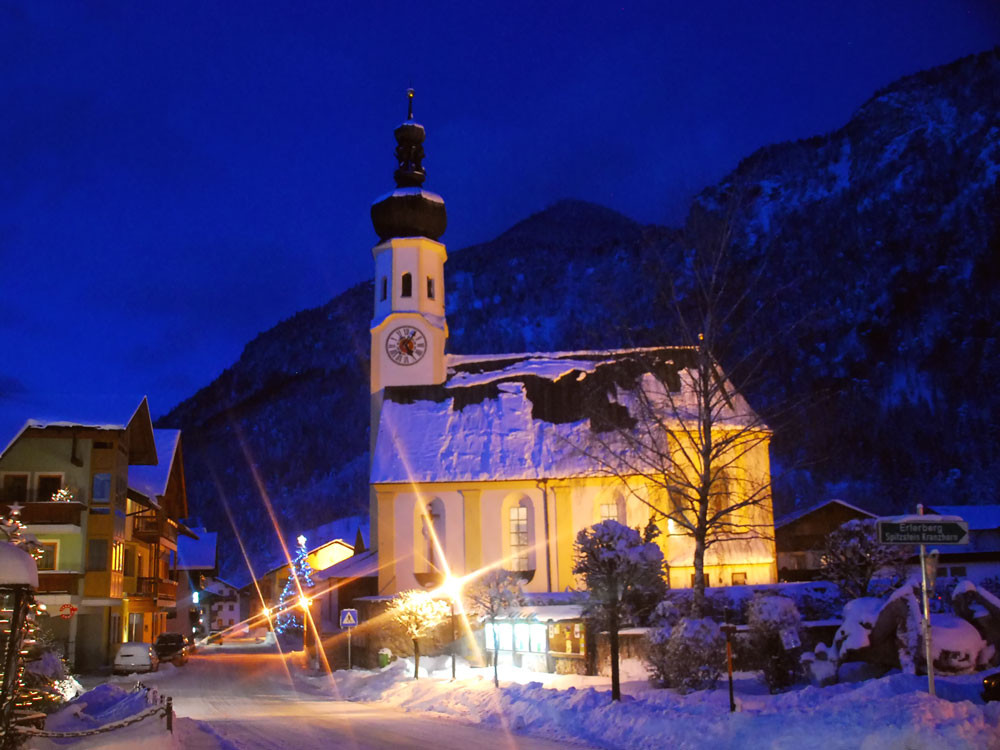 Winter - Erl - Passions- und Festspielort Erl in Tirol bei Kufstein