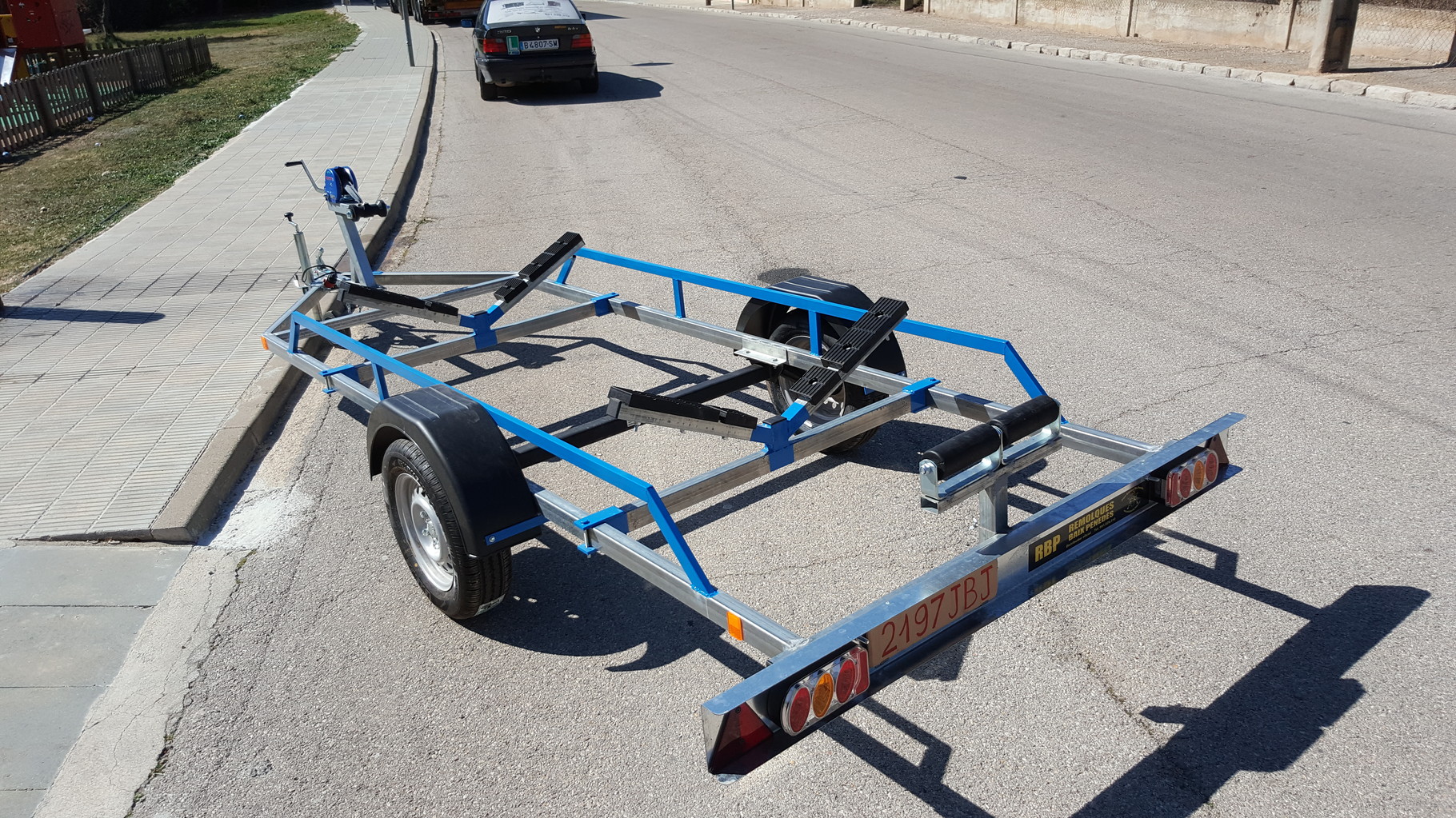 Remolque para kayak 920€ + IVA - Página web de remolques espana