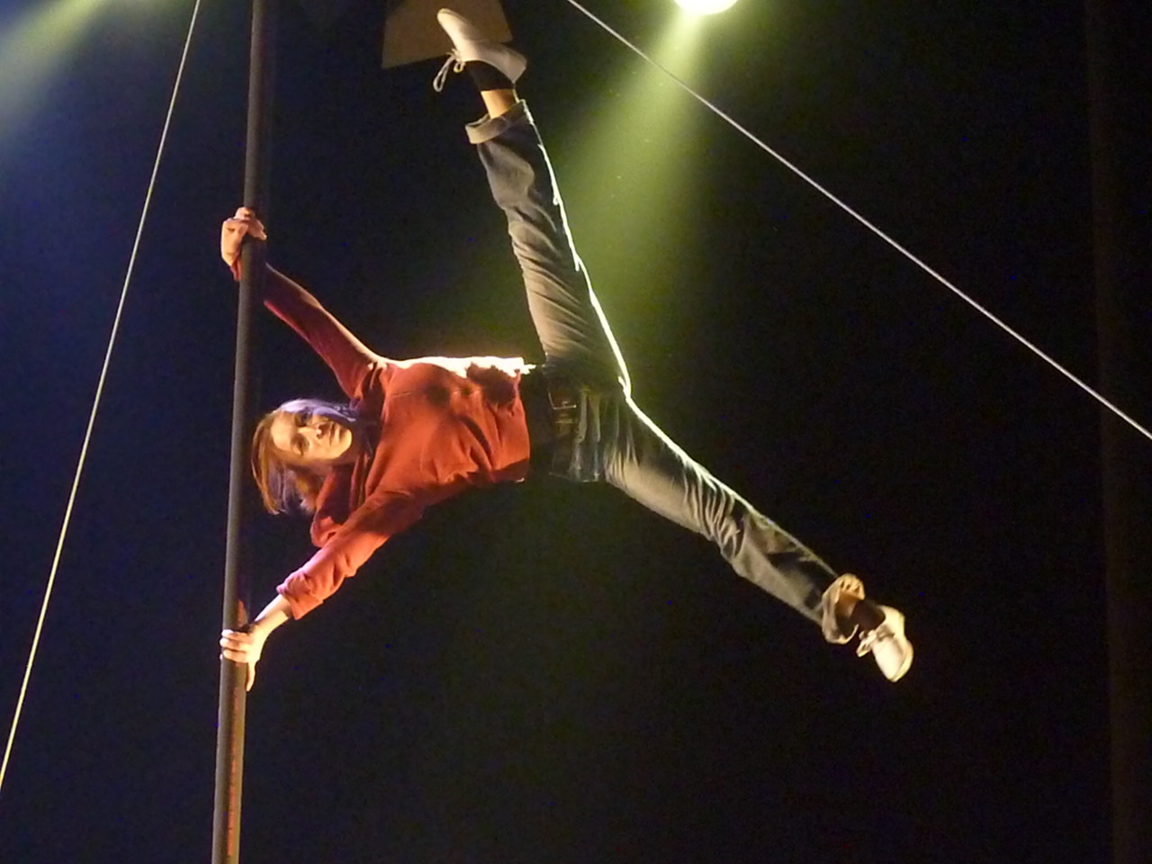 Chinese Pole Act "ContrAdiction" - Website of aerialkatharina!