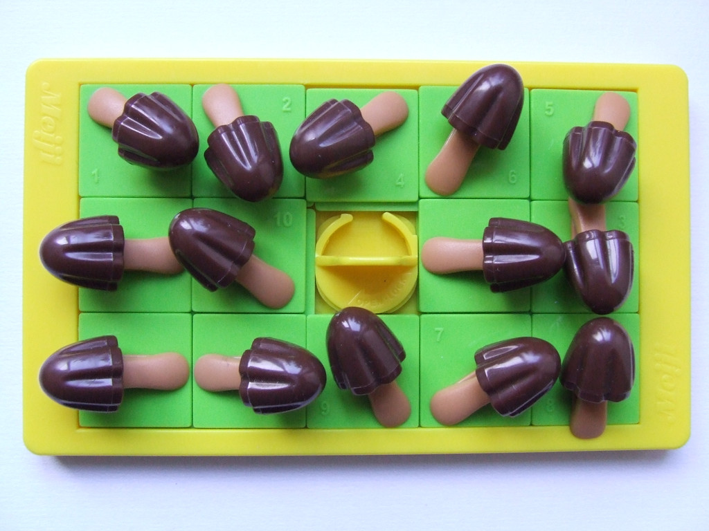 Sliding block puzzle with images of M.C. Escher - wittingen-puzzels's ...