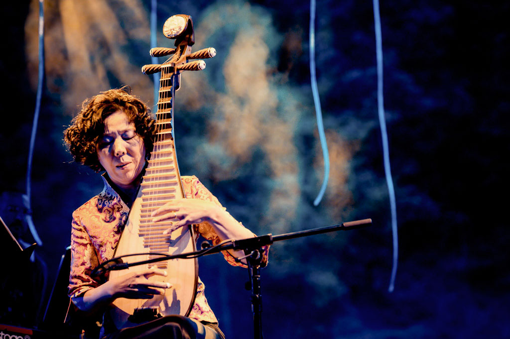 Lu Yue Yin | Biografie - Silkstrings/Seidensaiten, Studio für ...