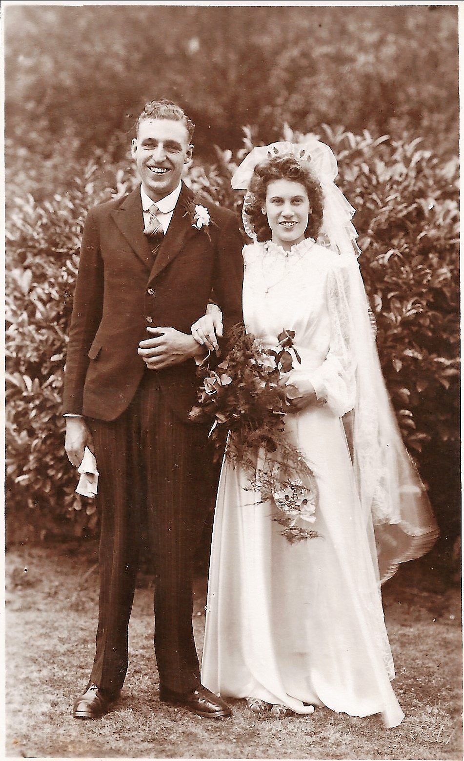 A few photos of Dennis, Dorothy and Doreen Clarke - the-clarkess jimdo ...