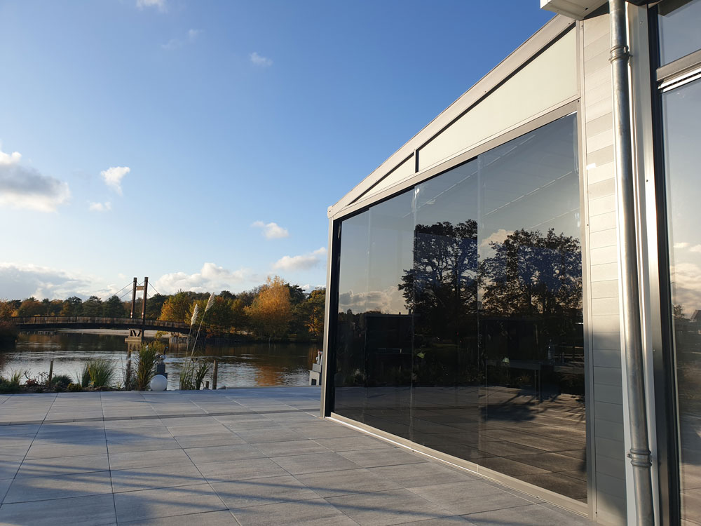 Op zoek naar een veranda, overkapping, glazen schuifdeuren, rolluik ...
