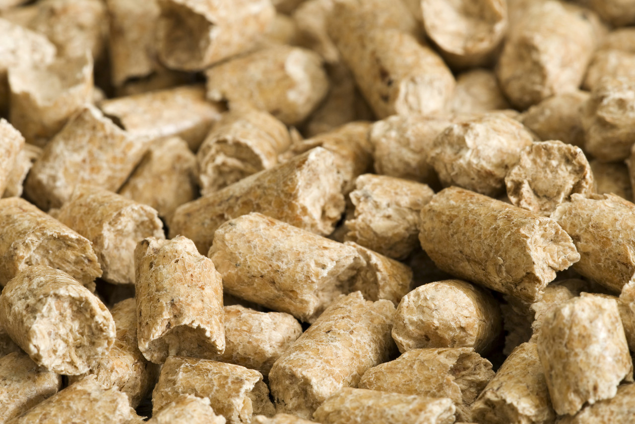 Holzpellets aus der Region - Brennholz Pellets Briketts Holz aus Gruibingen
