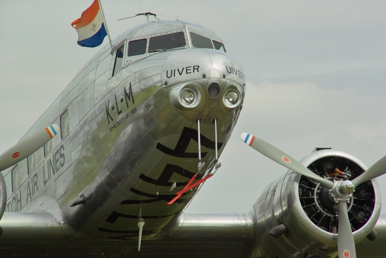 Flugzeugytpen - Diverse - Douglas DC-2 und DC-3 - Über den Wolken - die ...