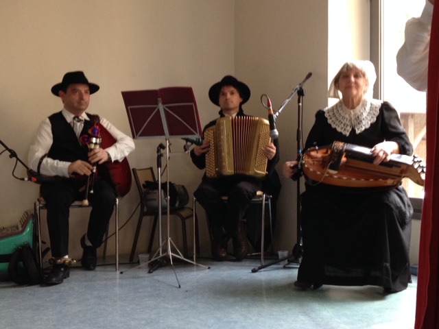 Les Instruments Traditionnels - musique et danses traditionnelles en ...