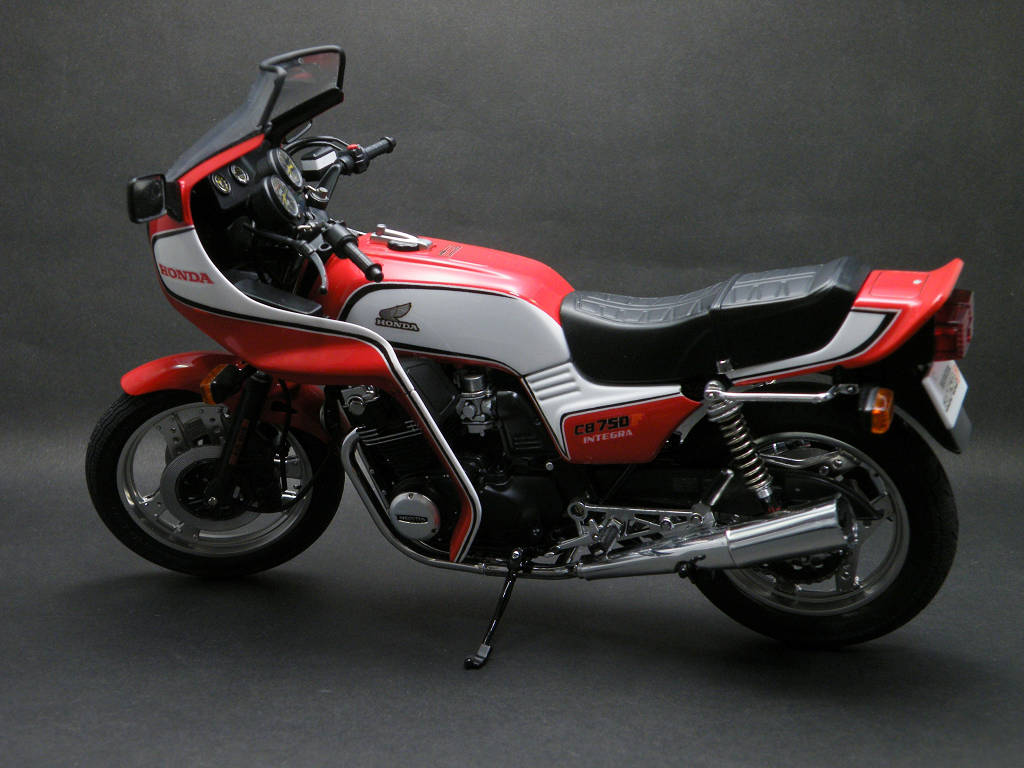 Scale Model Collection# 8 HONDA CB750F INTEGRA - BJ-Tady's Room