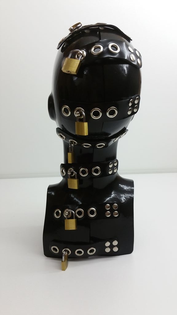 Heavy-Rubber Masken - Devobon.de