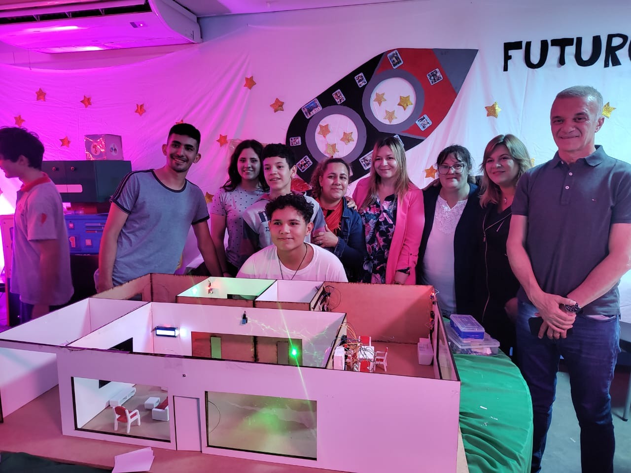 GALA FINAL DE ROBOTICA Y RED MAKER EN POSADAS - Página web de misionatural