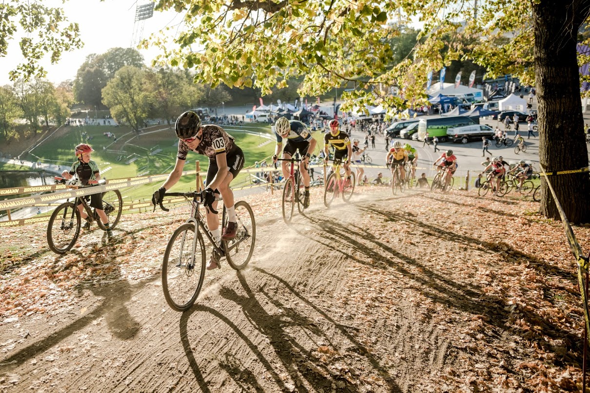 das Highlight am Samstag, der Munich Super Cross - powered by Rapha - Munich Super Cross