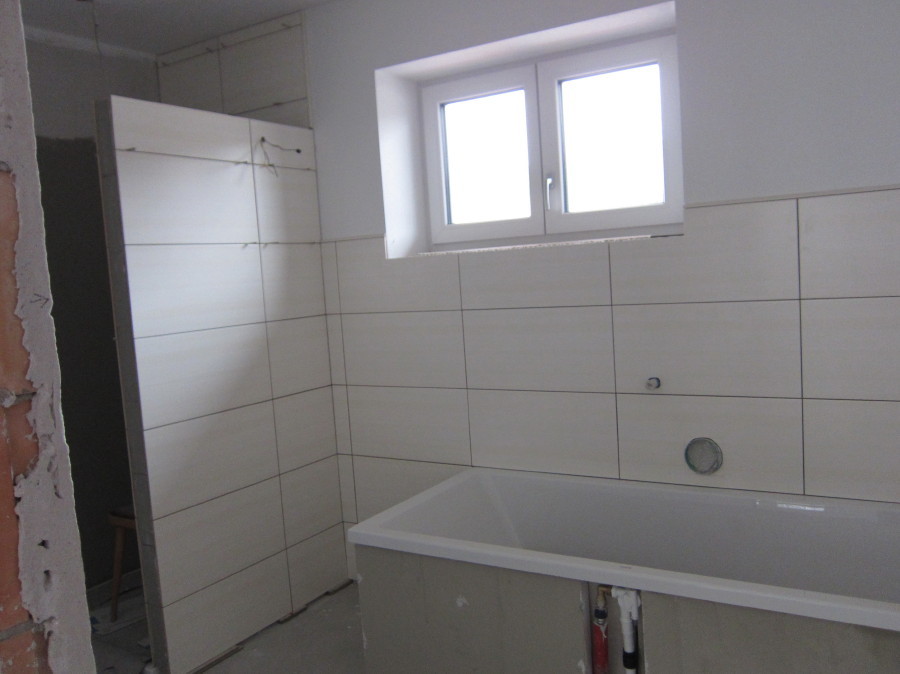 Keller ist gefliest, Bad und WC sind angefangen - ws4 - Wiesenstraße 4 ...