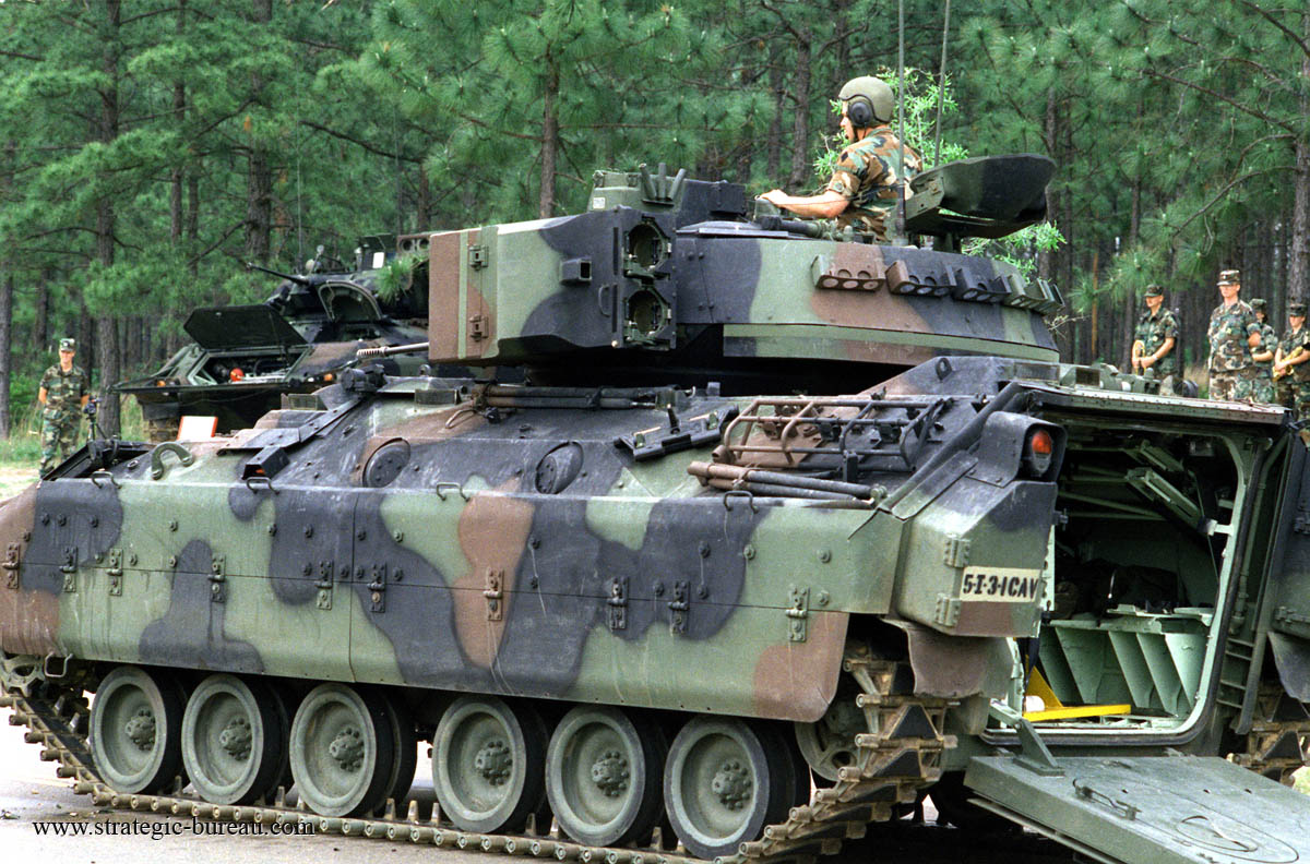 M2 Bradley Reforger bung Www panzer bau de diorama milit r 1 35 m2-bradley-reforger-bung-www-panzer-bau-de-diorama-milit-r-1-35