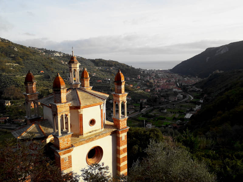 Anello Finalborgo Rocca di Perti - Passeggiate ed Escursioni alla ...