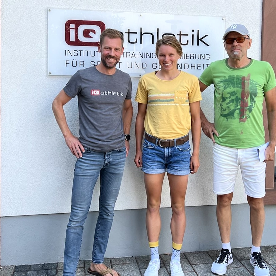 Profi-Triathletin Laura Jansen zur Leistungsdiagnostik bei iQ athletik ...
