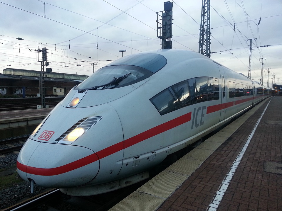 ICE in Frankfurt entgleist - modellbahnkompakt