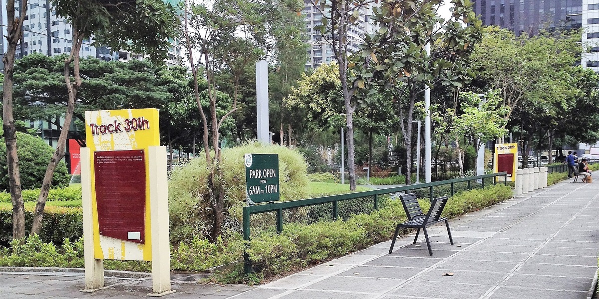 Images of Track 30th in Bonifacio Global City, Philippines - Expressions
