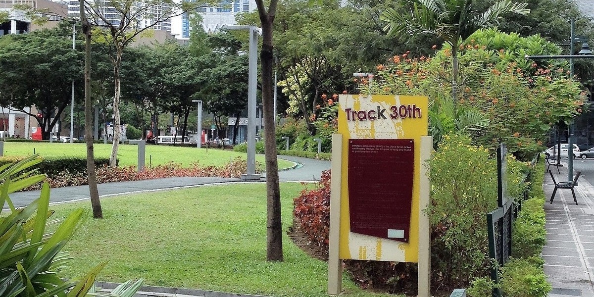 Images of Track 30th in Bonifacio Global City, Philippines - Expressions