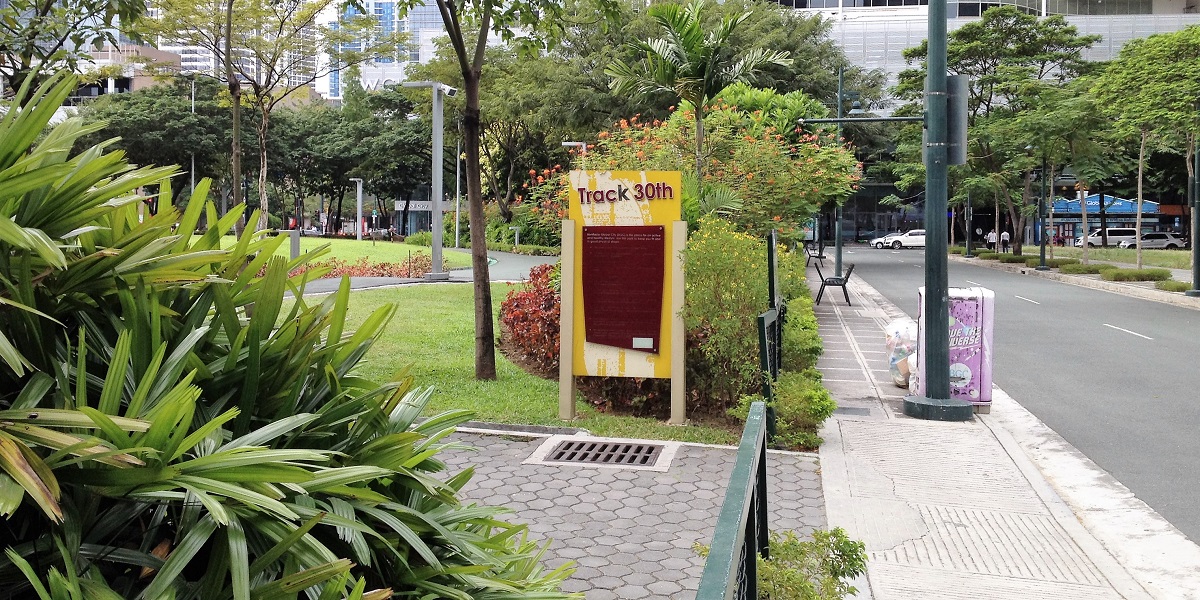 Images of Track 30th in Bonifacio Global City, Philippines - Expressions
