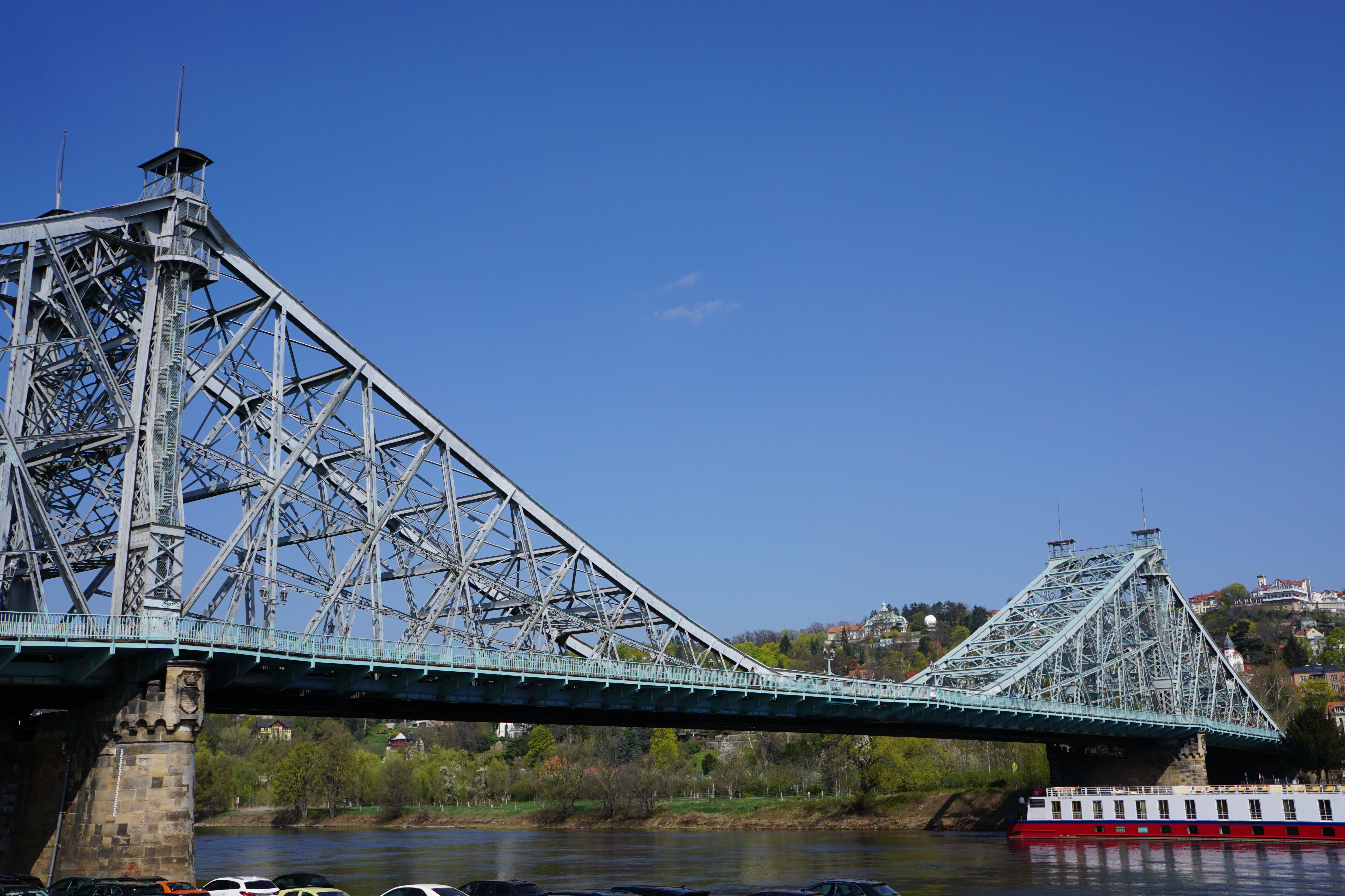 Zu unserem Praxisteam gehören: - urologie-schillerplatzs Webseite!