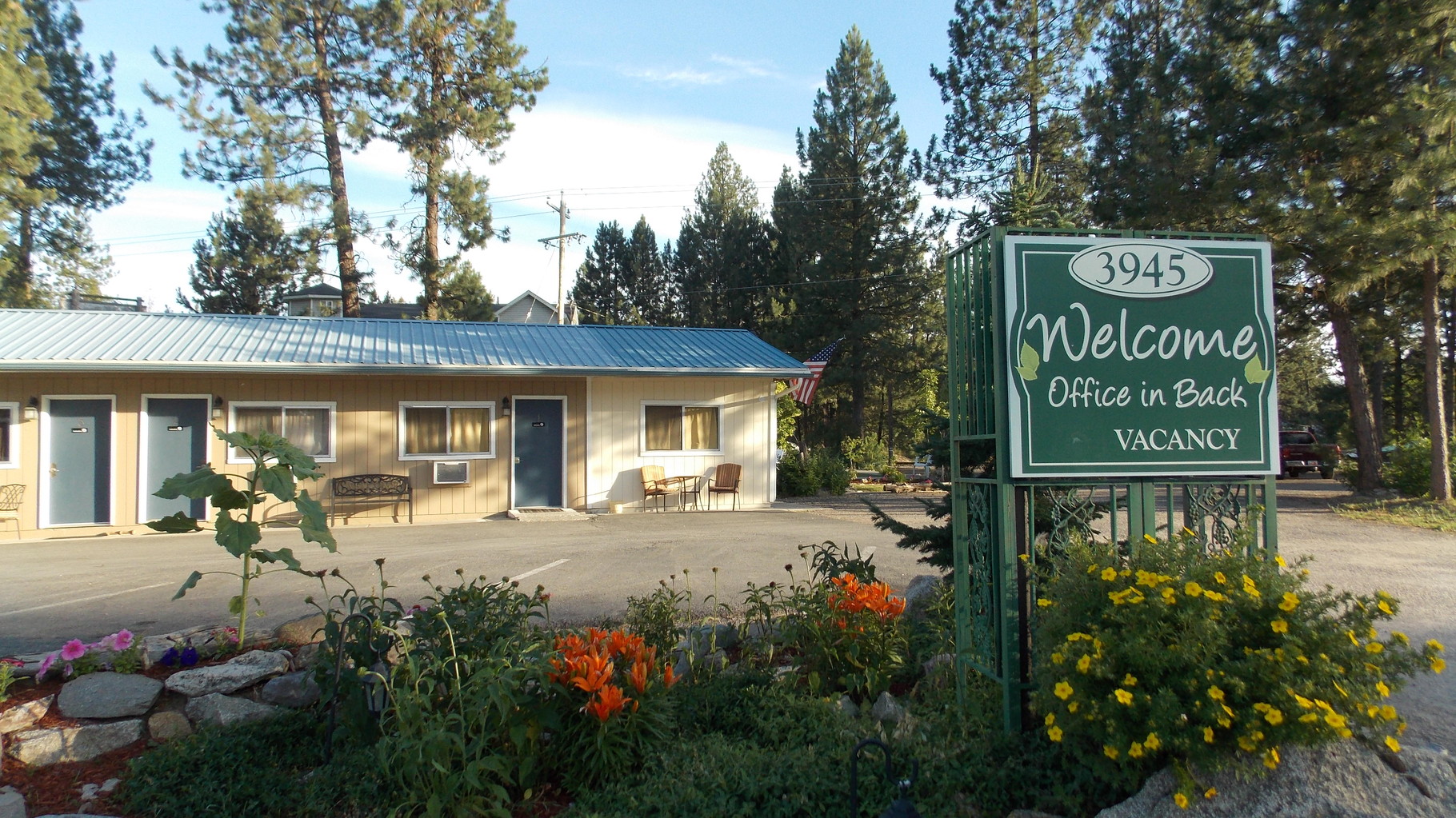 Hotel Accomodations - Loon Lake Motel - Rest Easy