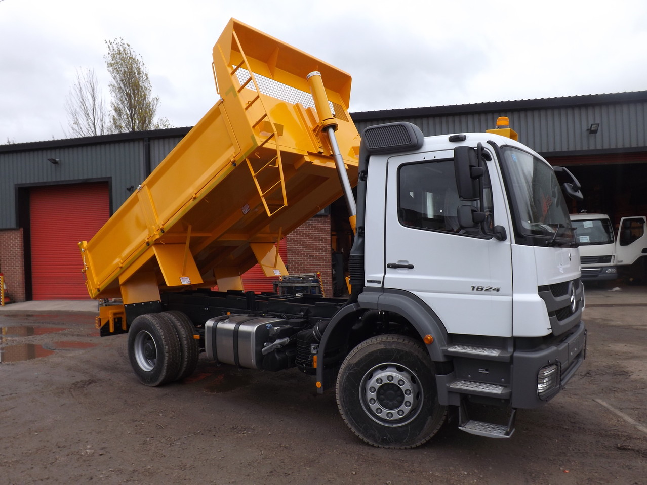 Tippers and Tipper Bodies - Spenborough Engineering| Tippers| Tipper ...