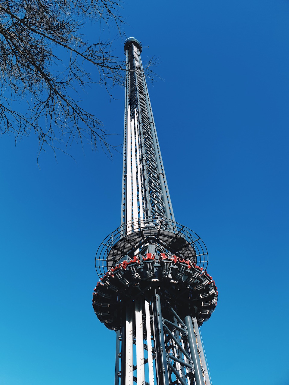 Neuer Freifallturm "Voltrum" im Bayern-Park - Freizeitpark Traveller ...