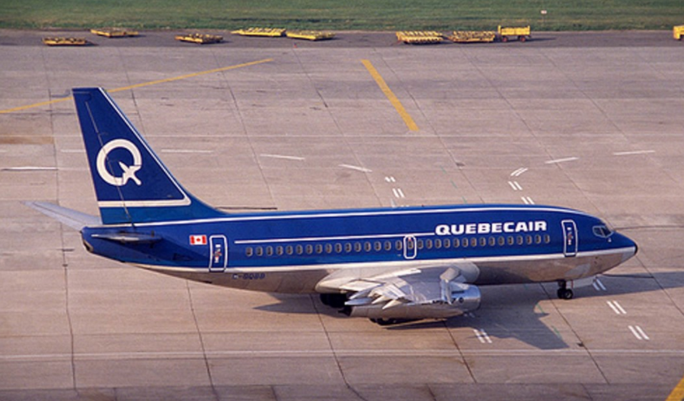 QUEBECAIR - AIRLINES ORIGINALS - Sacs de compagnies aériennes
