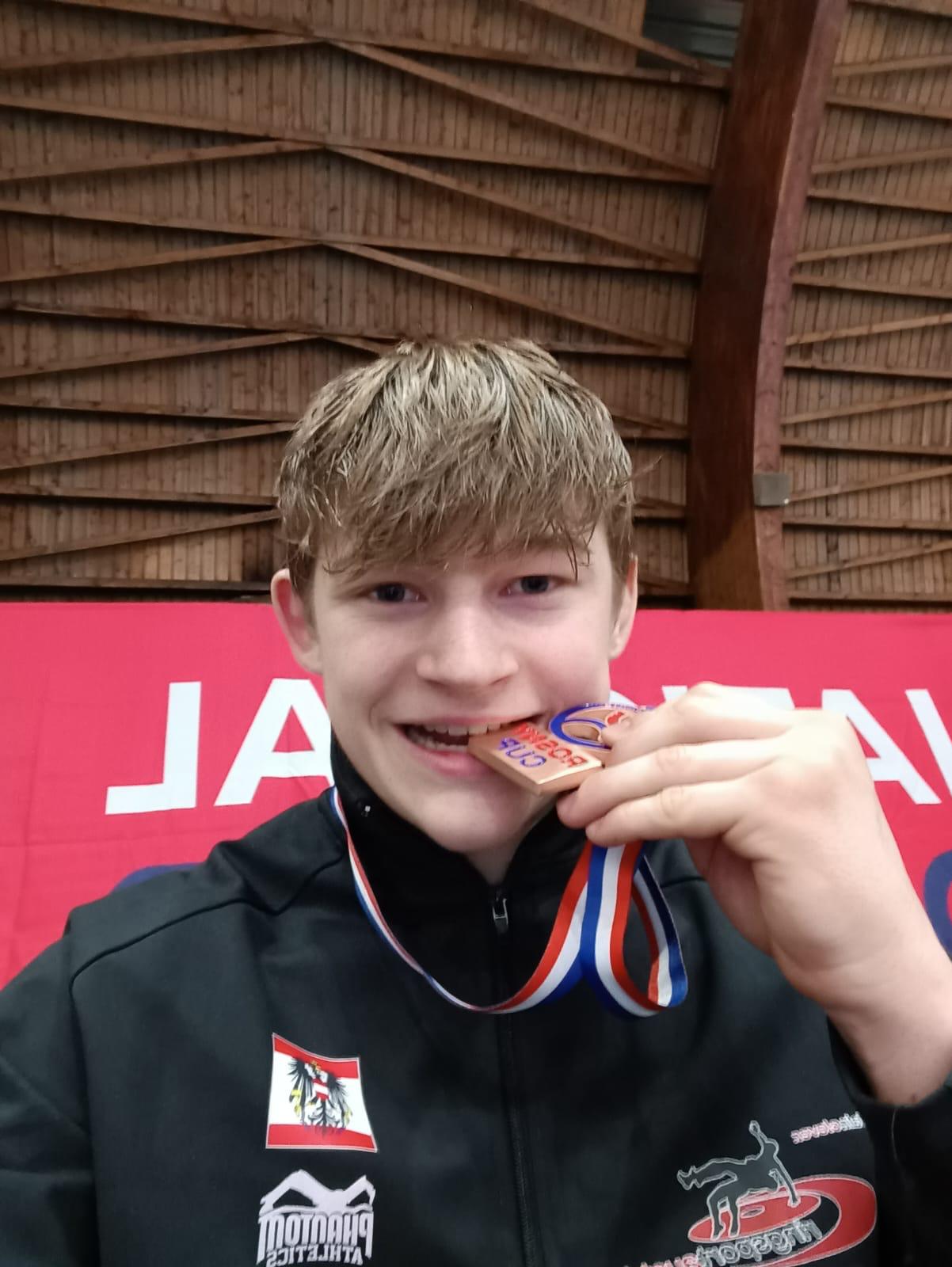 Zwei Bronzemedaillen bei UWW Turnier in Rosny / Frankreich - ringen ...