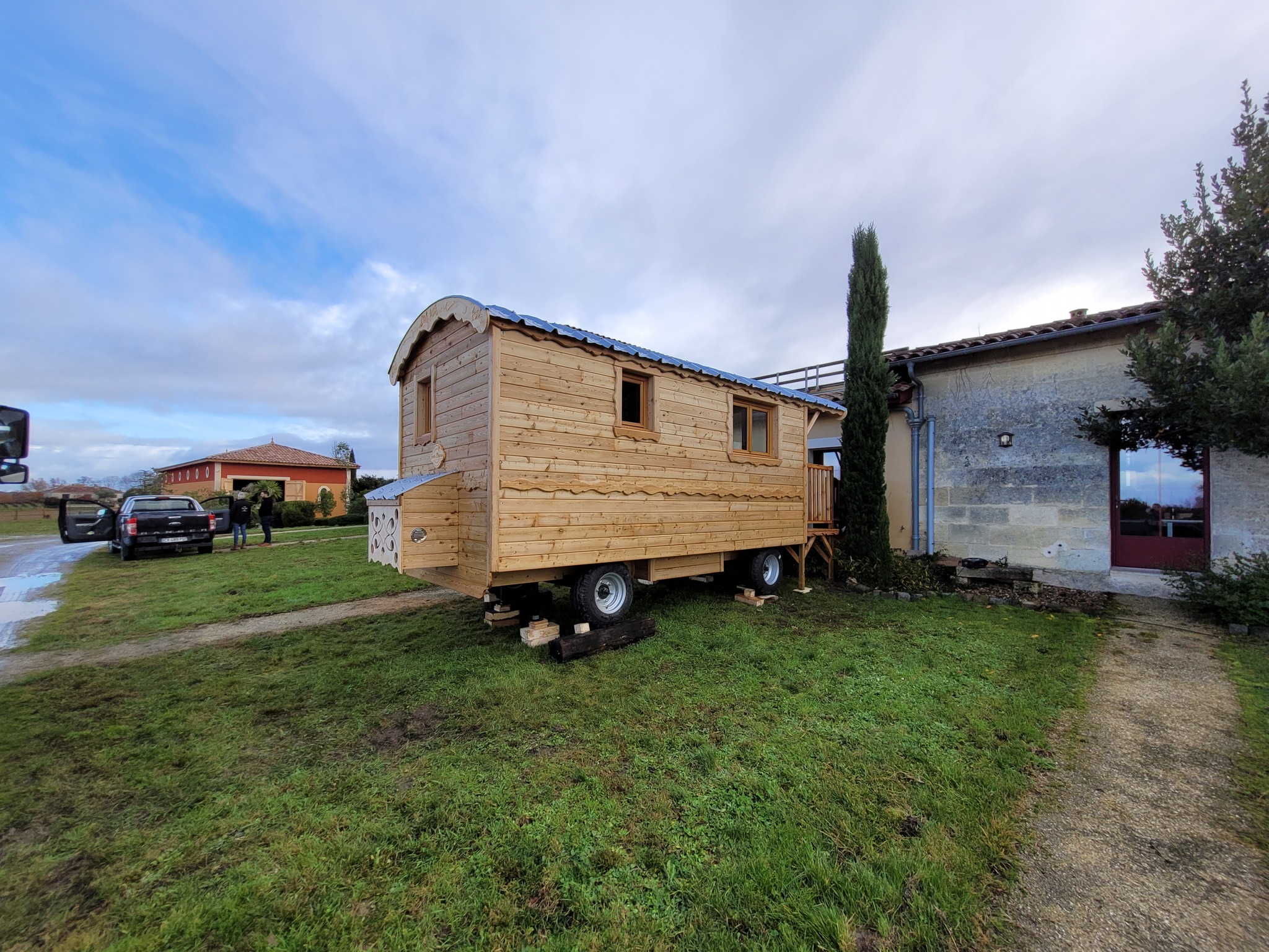 A Vic Fezensac, des roulettes éco-conçues avec Jardin Bohème - Roulotte ...