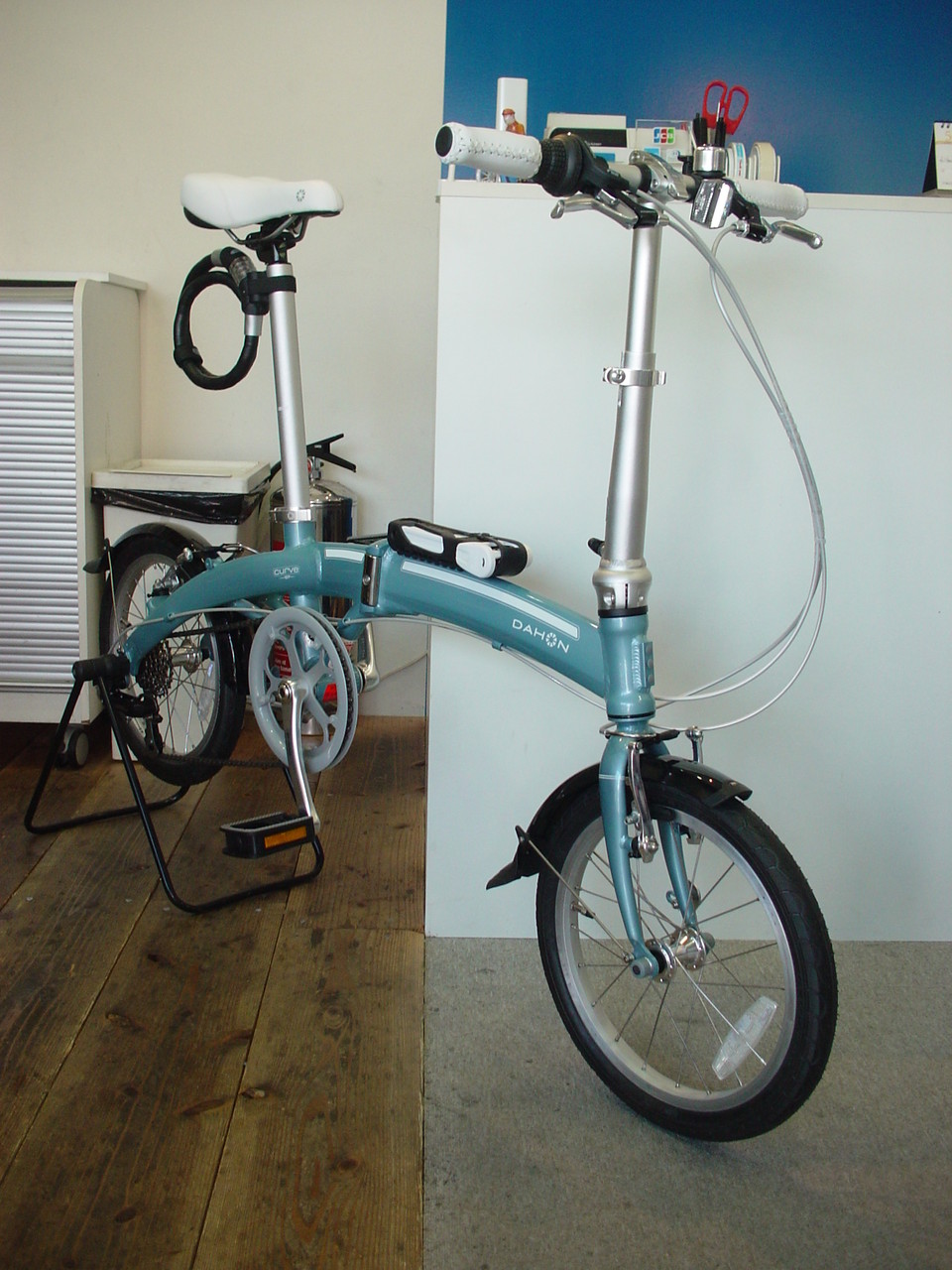 DAHON Curve D7 - movebicycles.net