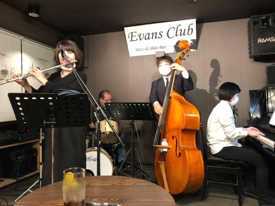 Photo Gallery - Evans Club