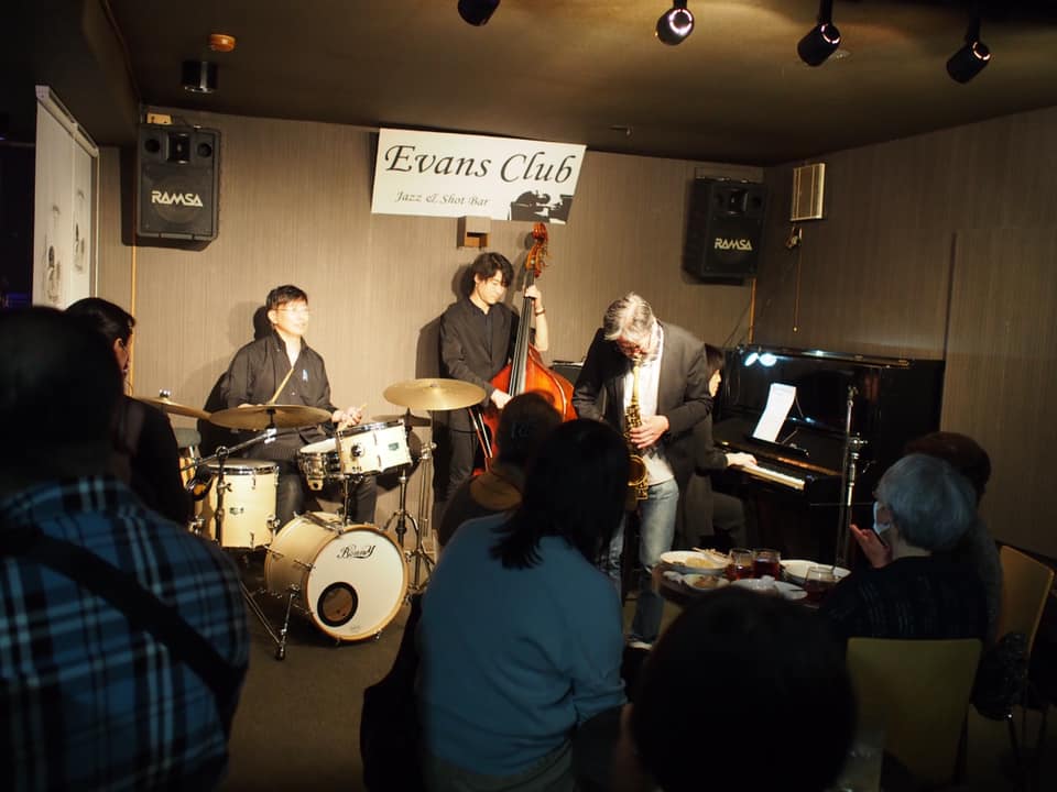 Photo Gallery - Evans Club