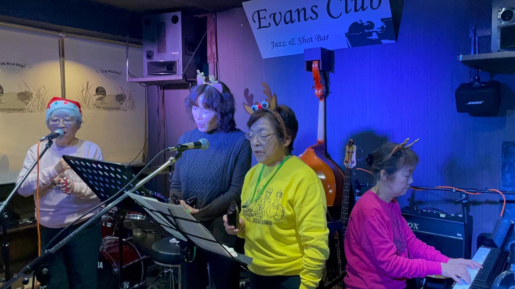 Photo Gallery - Evans Club