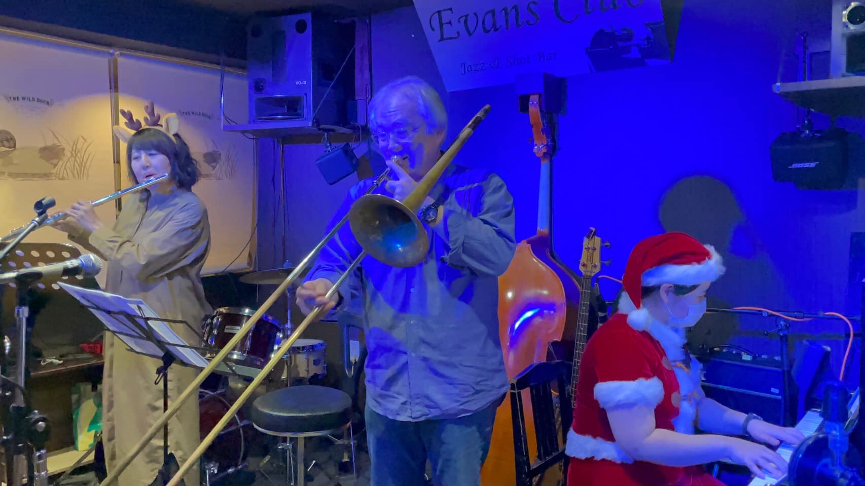 Photo Gallery - Evans Club