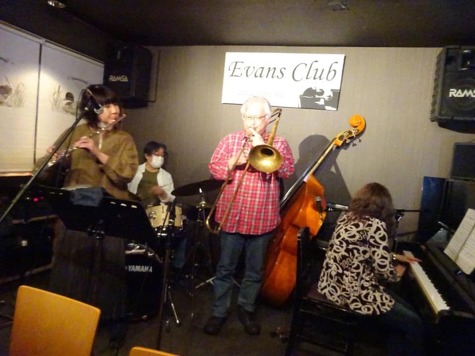 Photo Gallery - Evans Club