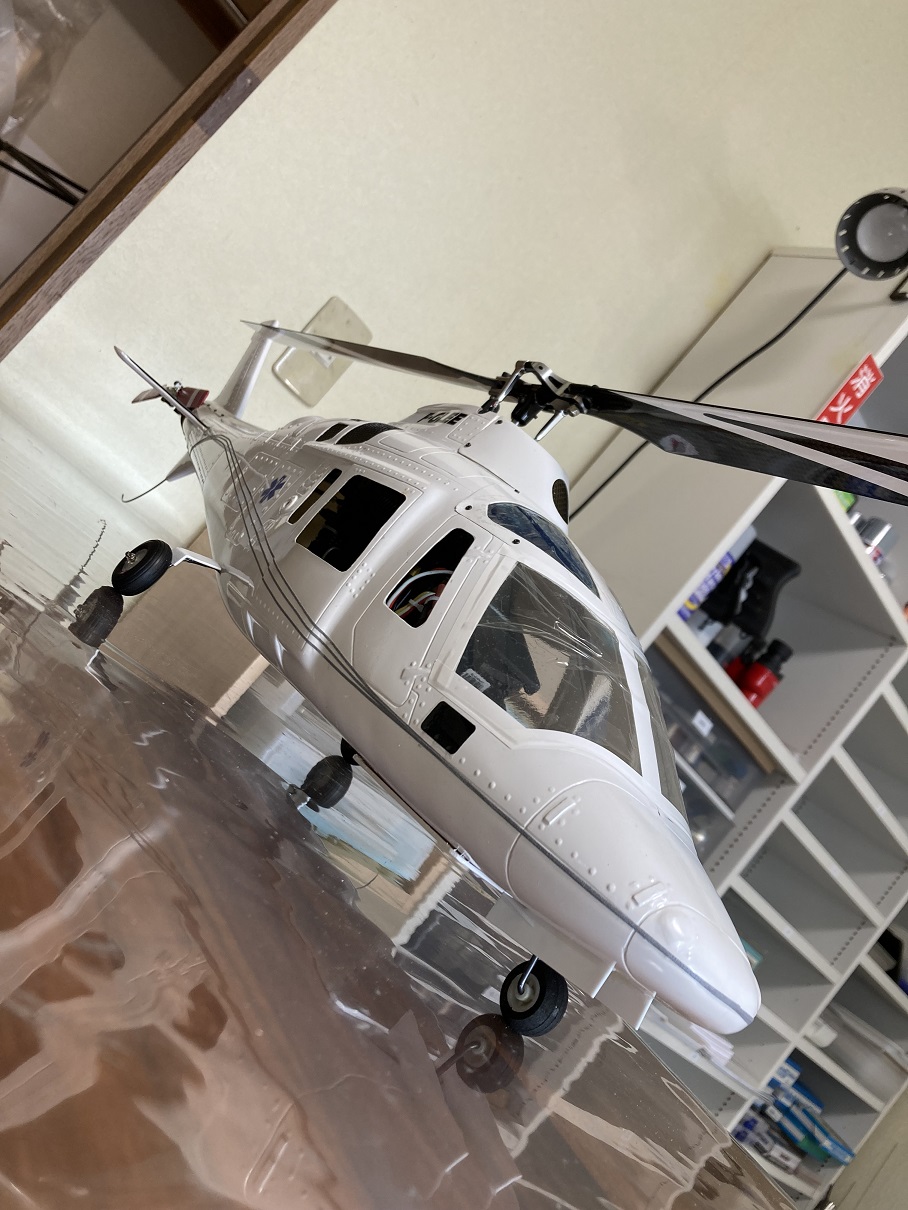 A109-3 - モデリングプレタ スケールヘリ、スロットカーの製作代行