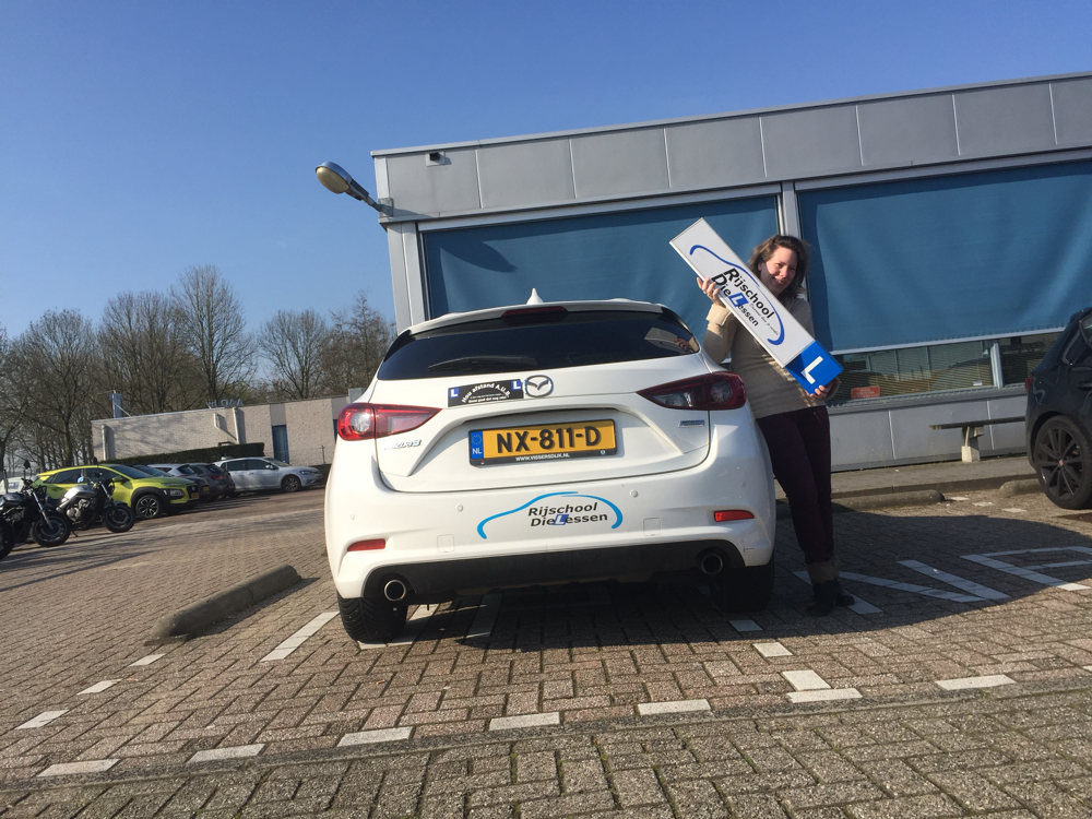 Betrouwbaar en betaalbaar. Voor de juiste rijlessen zit je bij ...